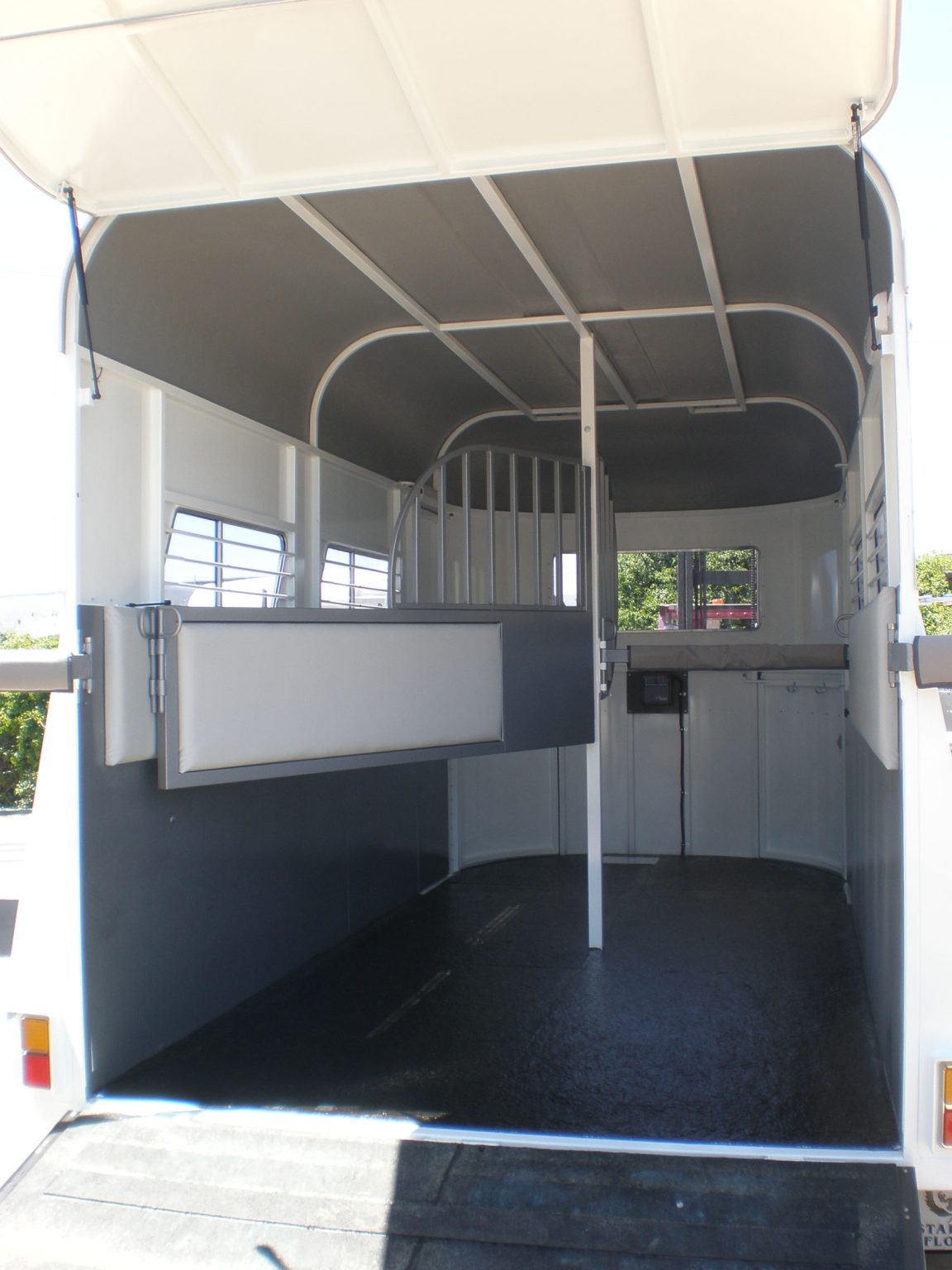 Floats | Stallion Floats